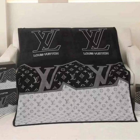 Bedding | Designer Inspired Throw Blanket New | Poshmark
